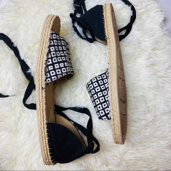 Reed | Shoes | Reed Lace Up Textile Sandals Size 75 | Poshmark